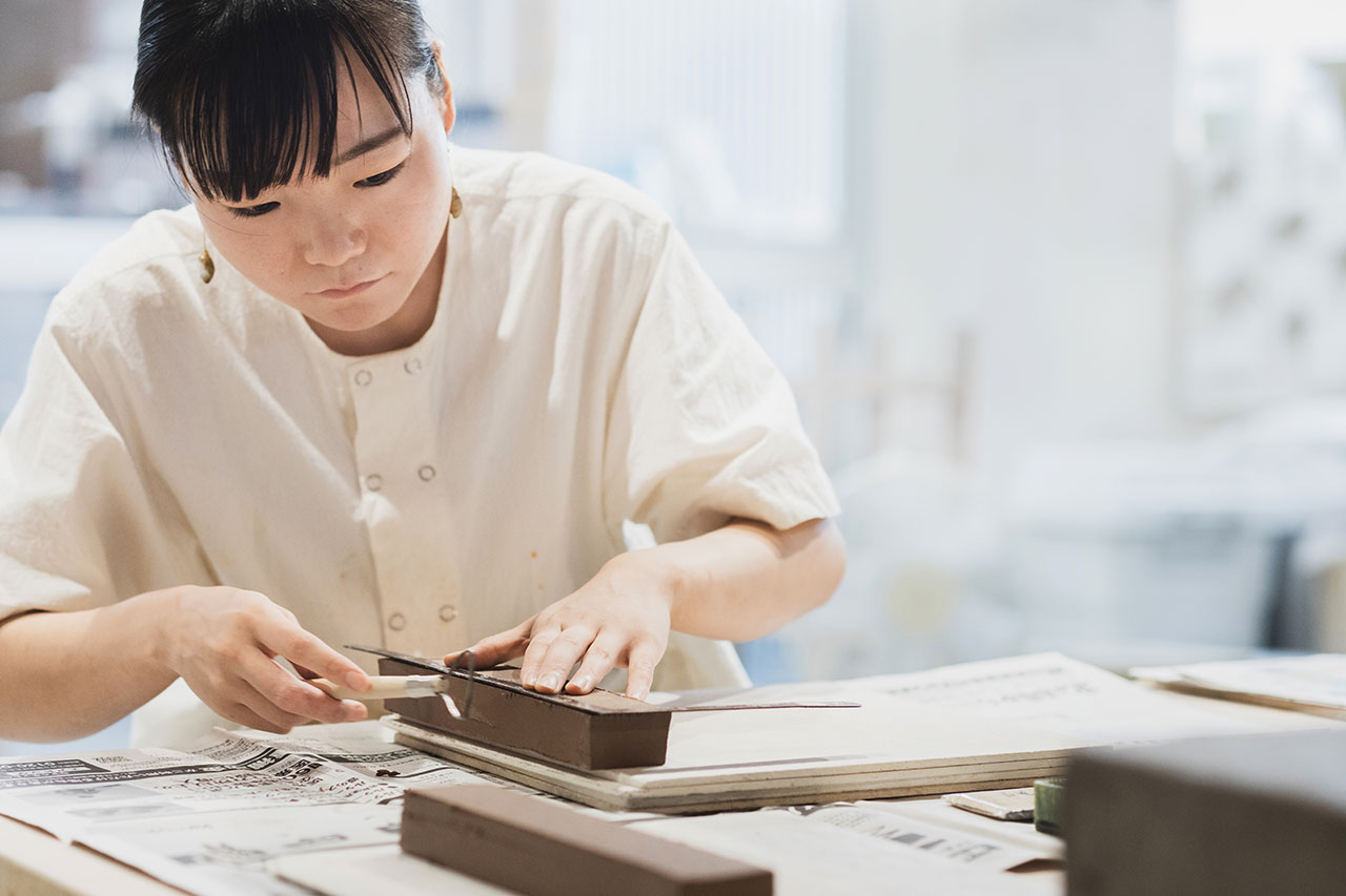 [TOKINOHA Ceramic Studio]つくり手 的場 美幸さんのインタビュー | Leaf KYOTO
