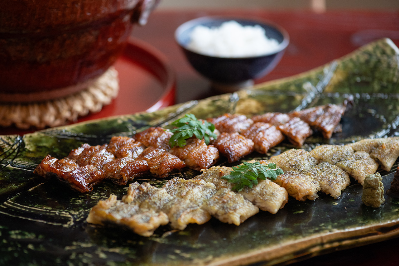 秀吉が訪れた場所に立つ七条の鰻店[わらじや]でうぞふすいに舌鼓 | Leaf KYOTO