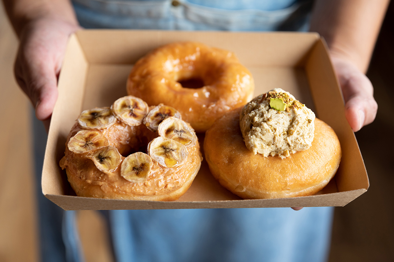 Donut break while listening to HIPHOP at Groove Doughnuts in Kameoka ...