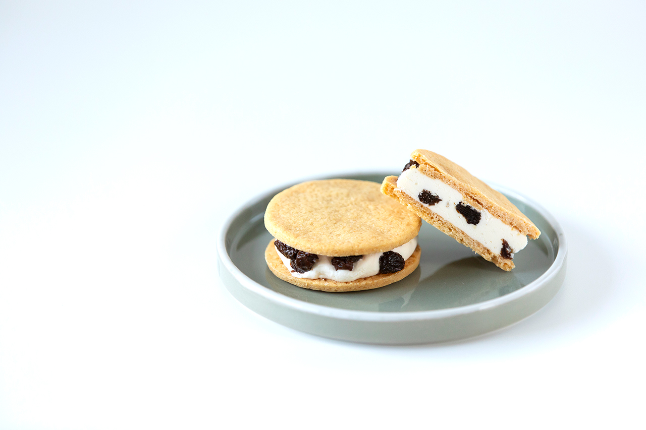 Kaho Kaho White Chocolate Butter Sandwich Cookie Set Mail Order｜Leaf ...