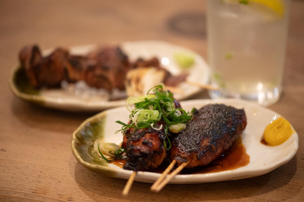 伝説の焼き鳥屋台が京都駅の裏路地で始めた第二章[吉田山せせり（よしだやませせり）] | Leaf KYOTO
