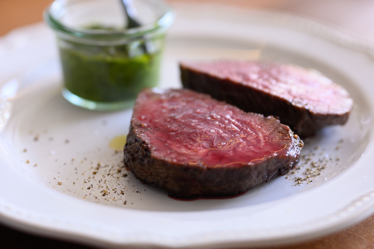 Enjoy international meat dishes made with natural ingredients at "meat ...