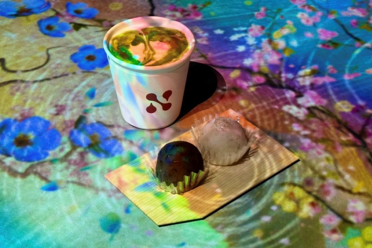 A new lounge [NIWA], a gathering place for Kyoto's traditions, food, and art, opens in the East ...